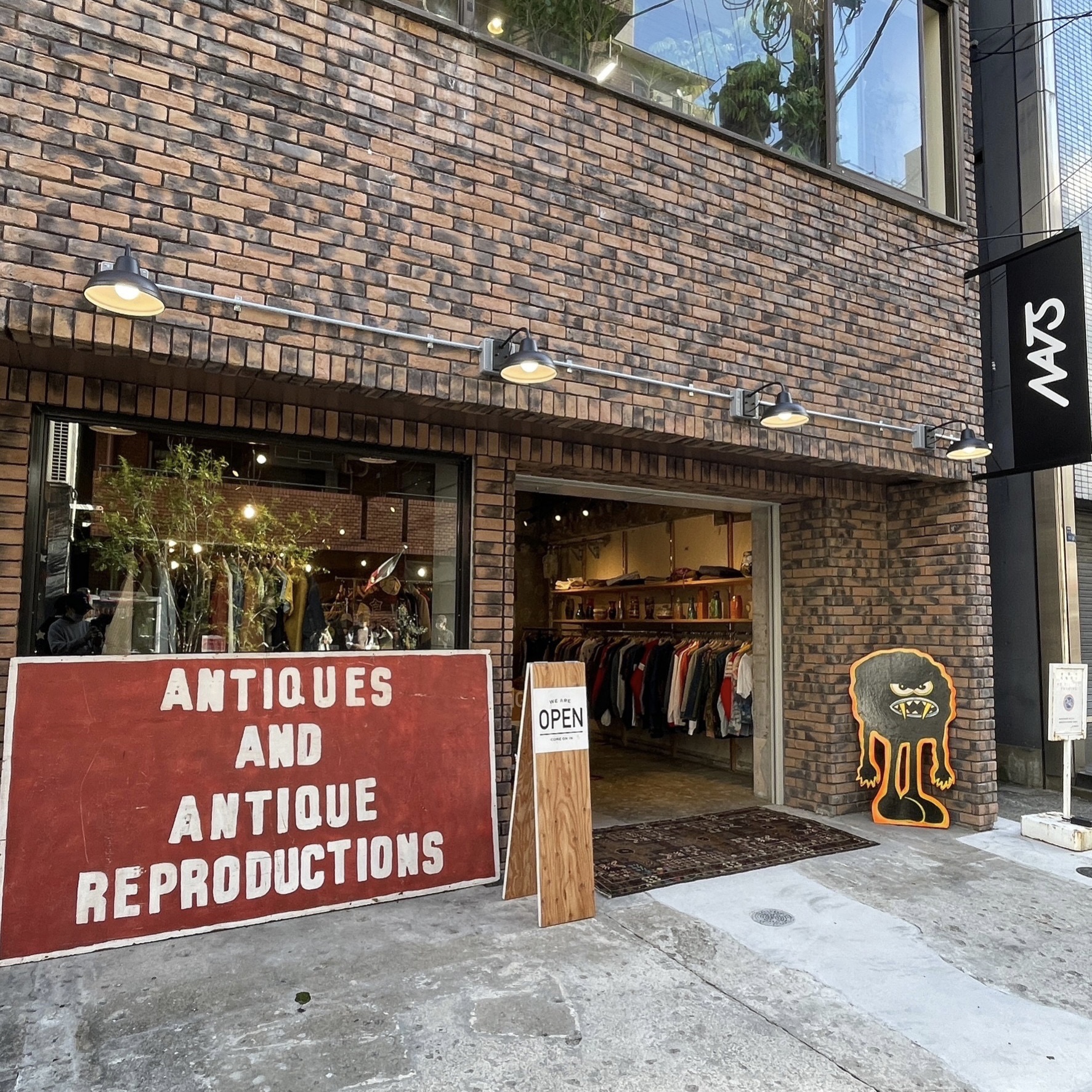 NATS VINTAGE DIG STORE（ナッツ ヴィンテージディグストア） | 【最新版】古着屋巡りマップガイド MEGURU